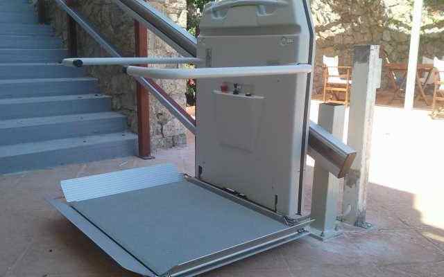 Συστήματα ασανσερ για ΑΜΕΑ και αναβατόρια σκάλας | Lift Up